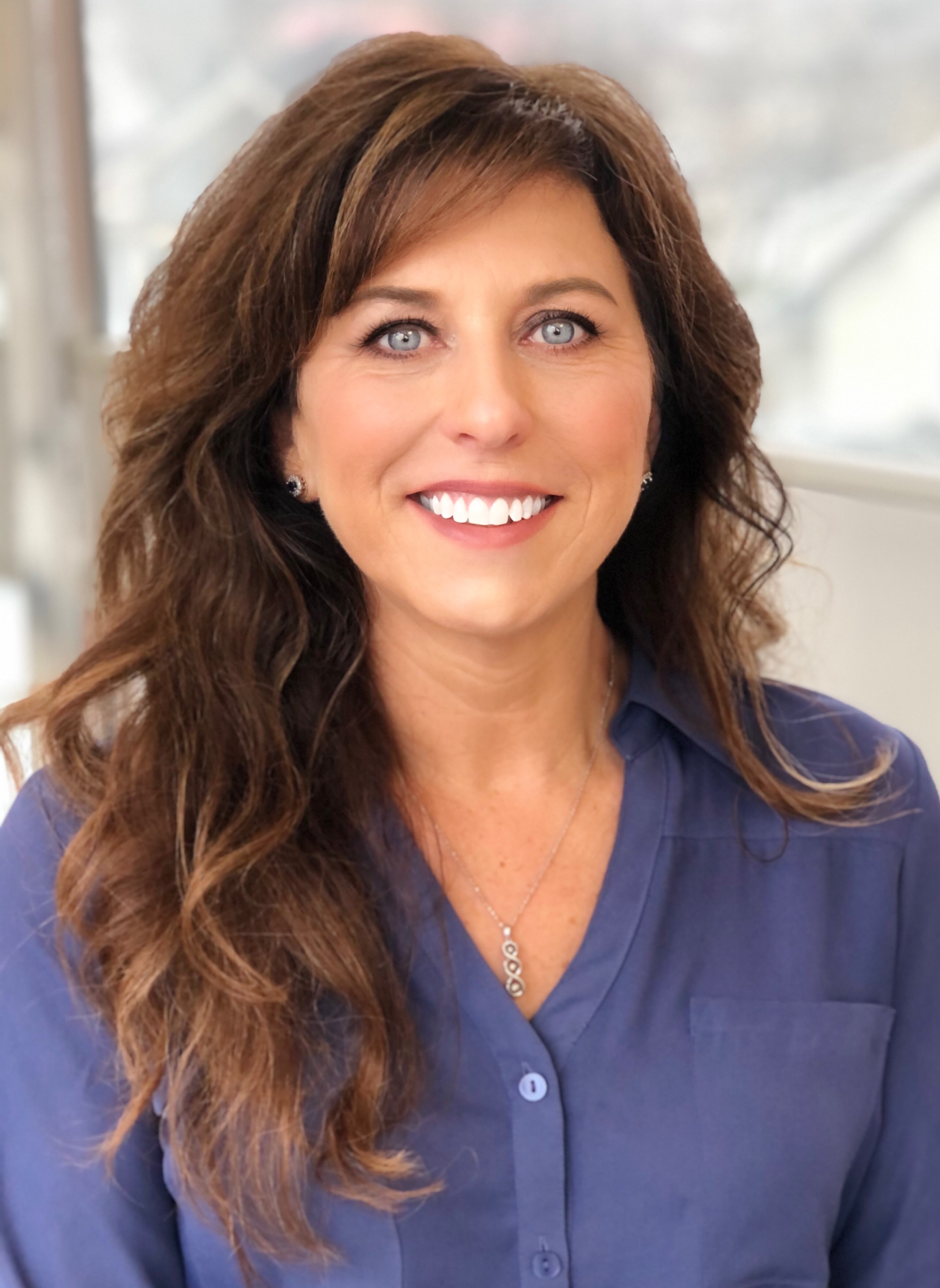 Leah Thompson's Instagram, Twitter & Facebook on IDCrawl